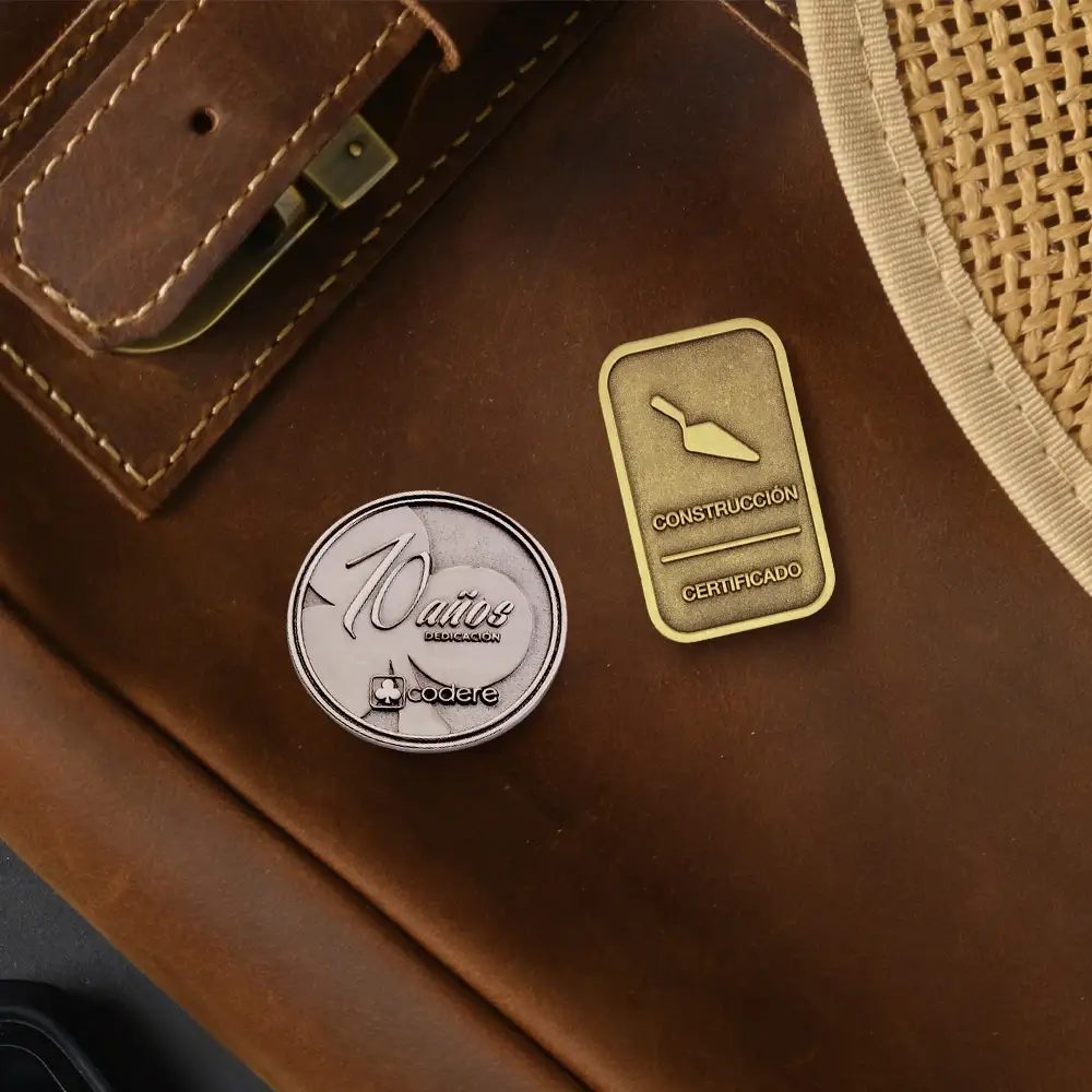 Pines troquelados - PINS.MX